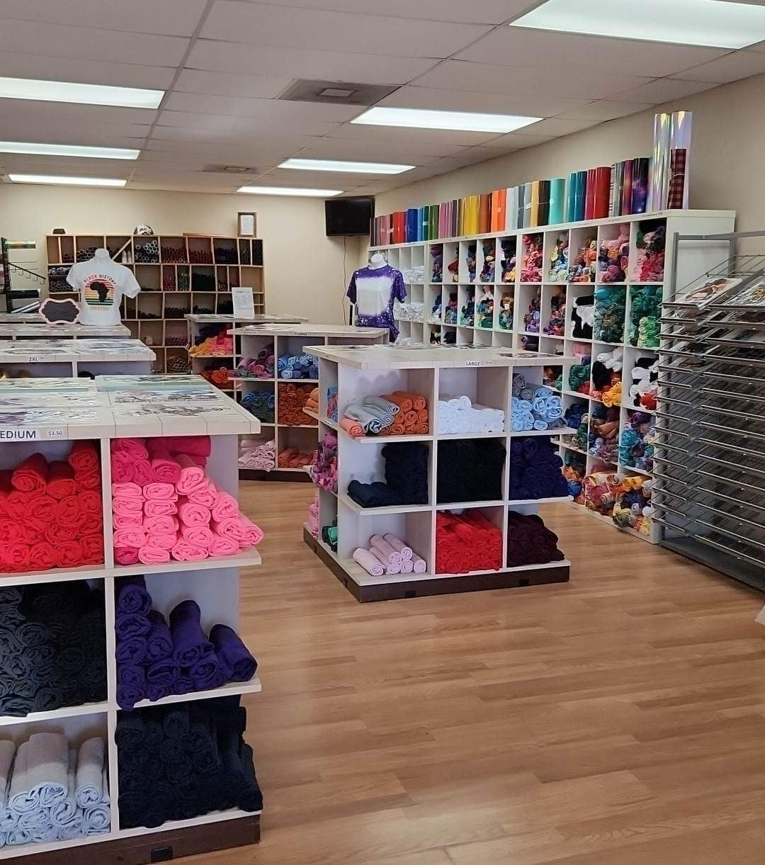 PRETTIGURL Tees Vinyl Shop – PGT Vinyl Shop